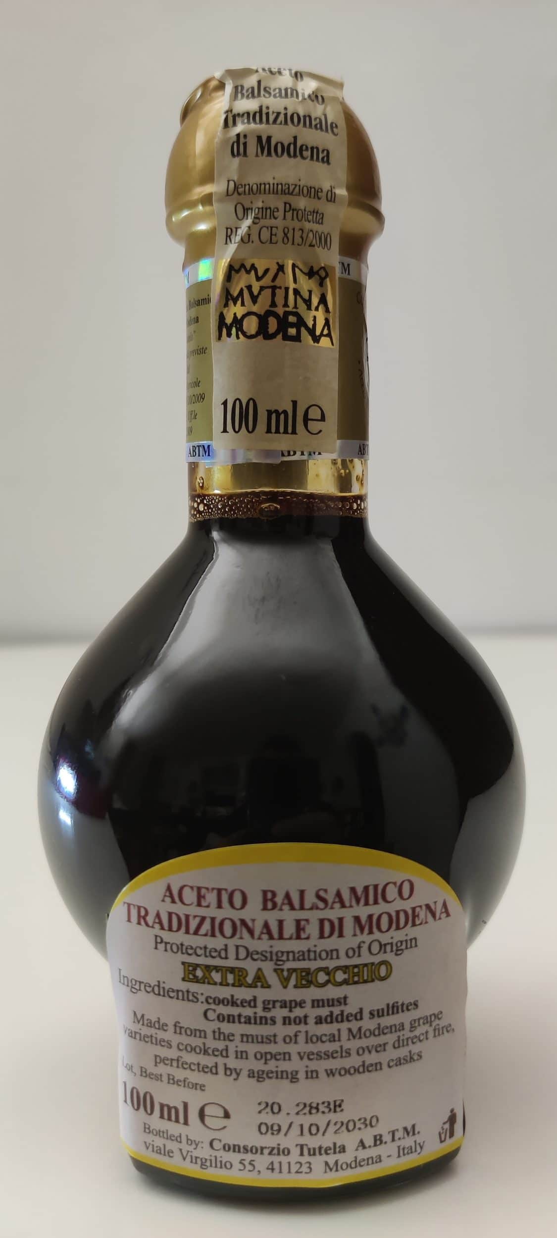 Aceto Balsamico Tradizionale di Modena Extravecchio - Acetaia Ferrari ...